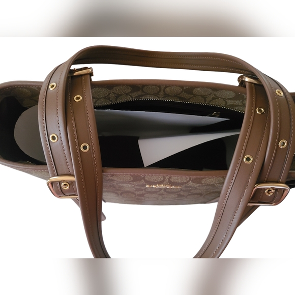 Coach | Bags | Coach Signature Ashton Logo Totebag Nwt Kahkisaddle ...